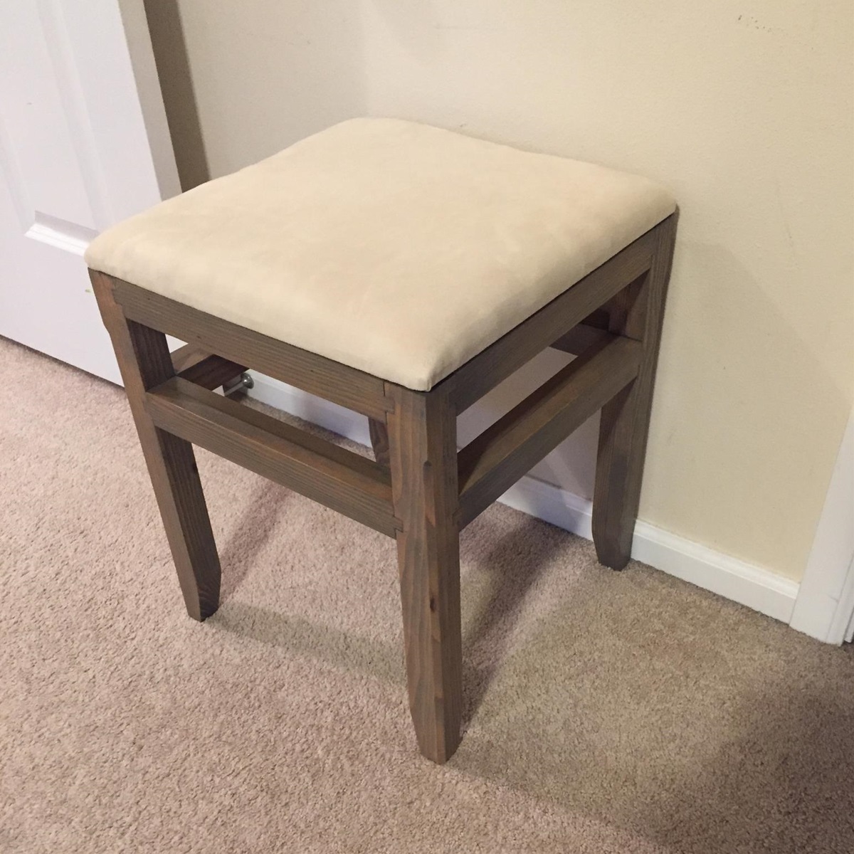 Benches & Stools